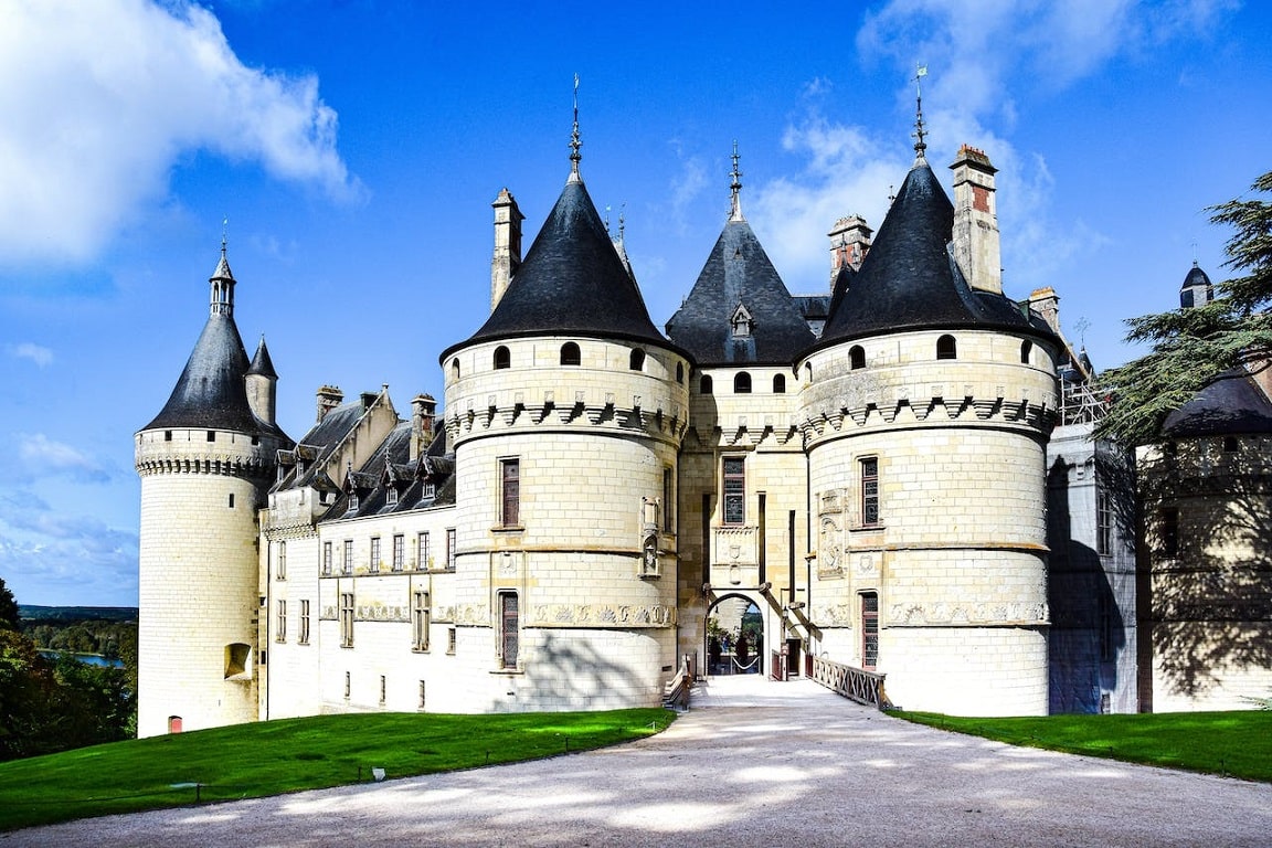 Largest Castle in the World